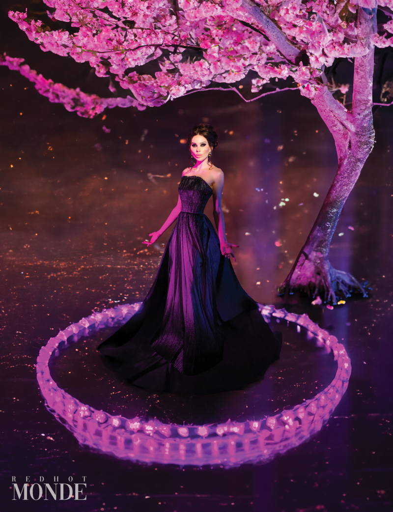 Julia Sophia Ryu: Cosmic Love - Redhotmonde